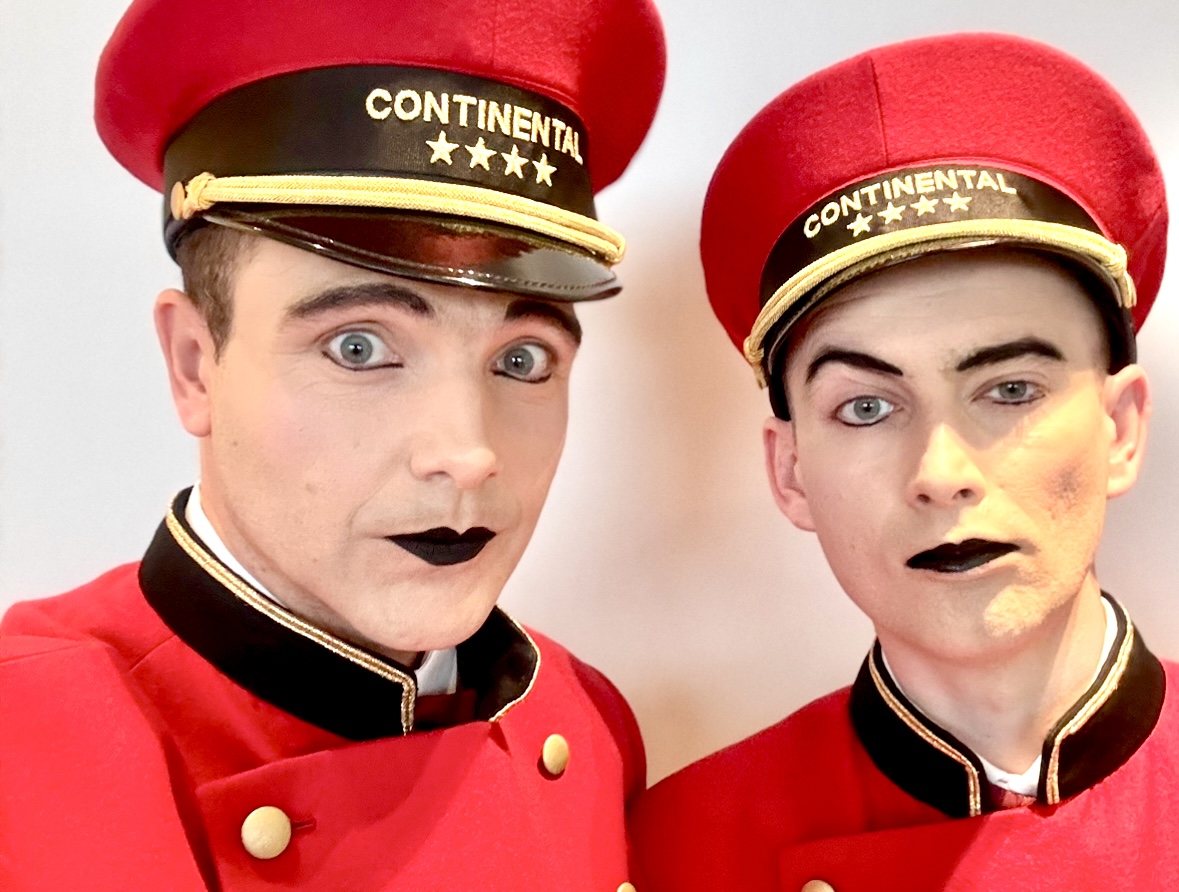 Lokaj Mimello - Boy Hotelowy - Mimello – Artyści do usług